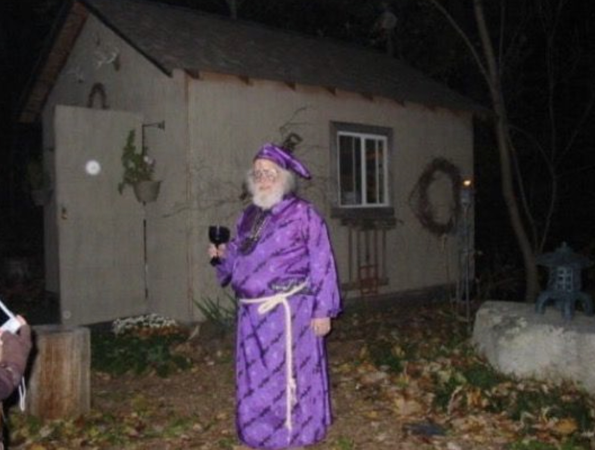 28 Real-Life Wizards Bringing Magic to the Modern World | eBaum's World