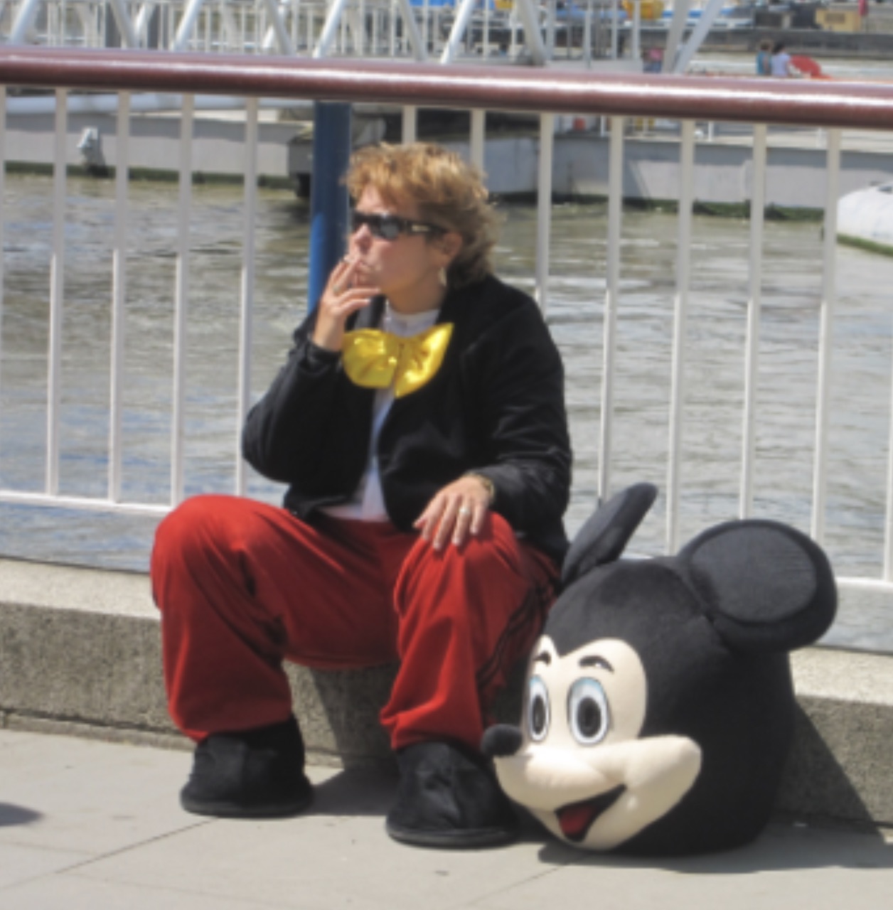 31 Uncovered Mascots Really Going Through It | eBaum's World