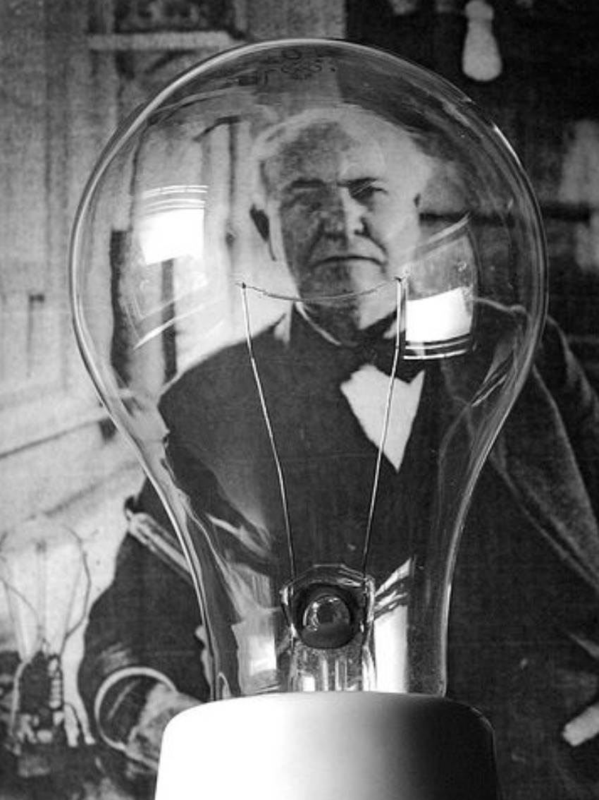 32 Bright Photos of History's Biggest Ever Lightbulbs | eBaum's World