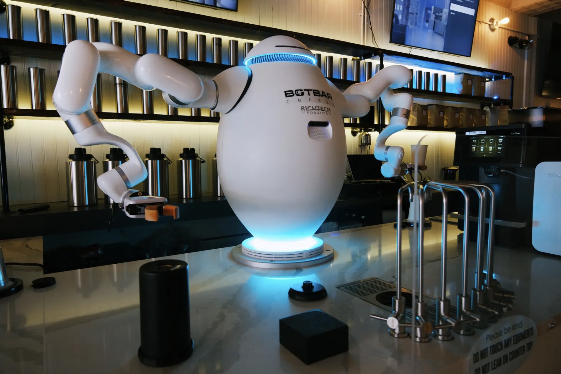 The Highlights & Lowlights of the World's Newest Tech | eBaum's World