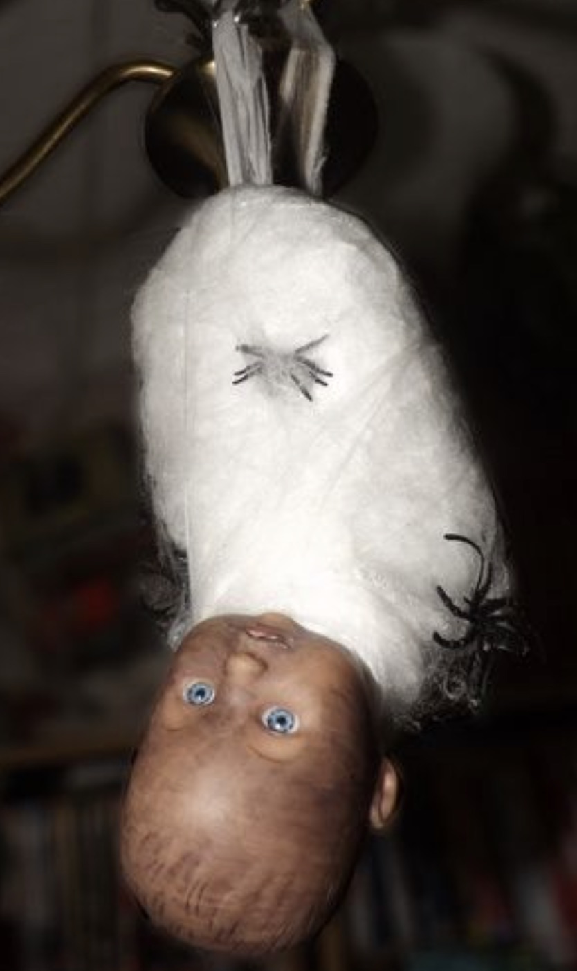 40 Cursed Randoms to Turn the Lights Out | eBaum's World