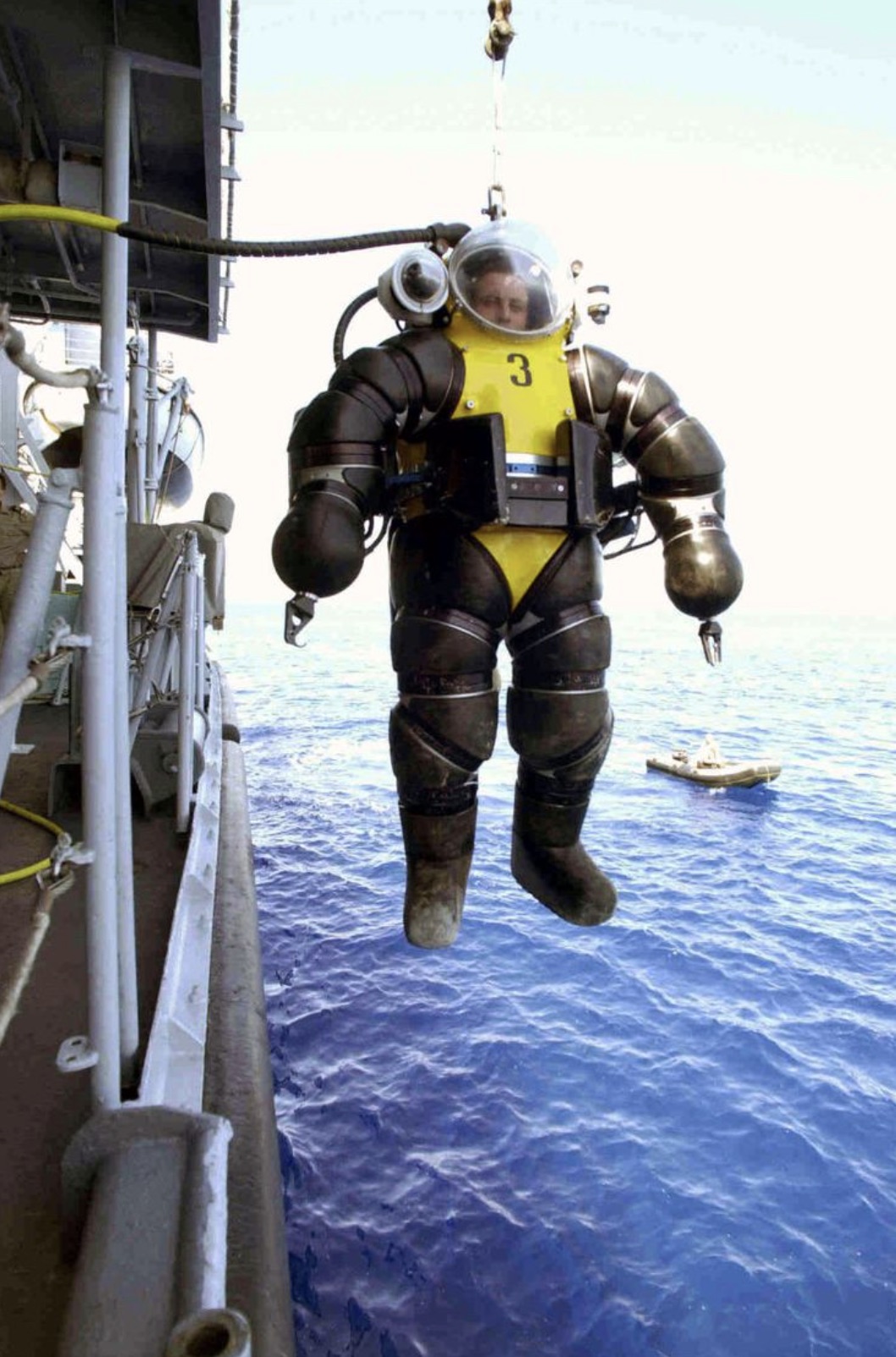Cool Scuba Tech That Looks Fit for the Space Force | eBaum's World