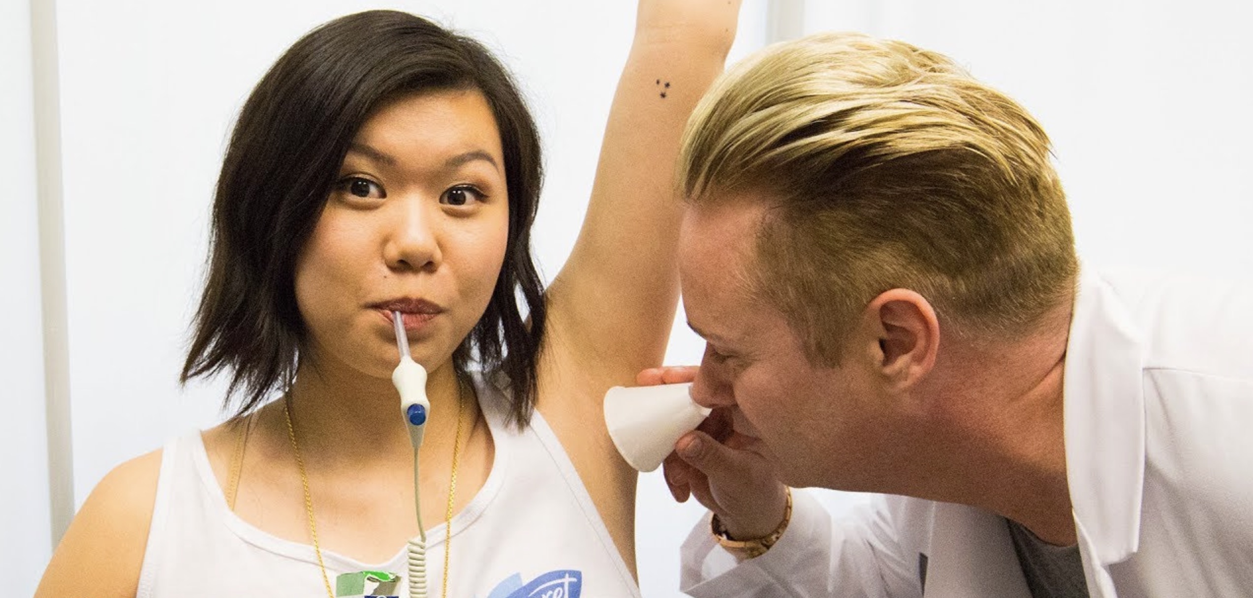 16 Professional Armpit Sniffers Hard at Work | eBaum's World