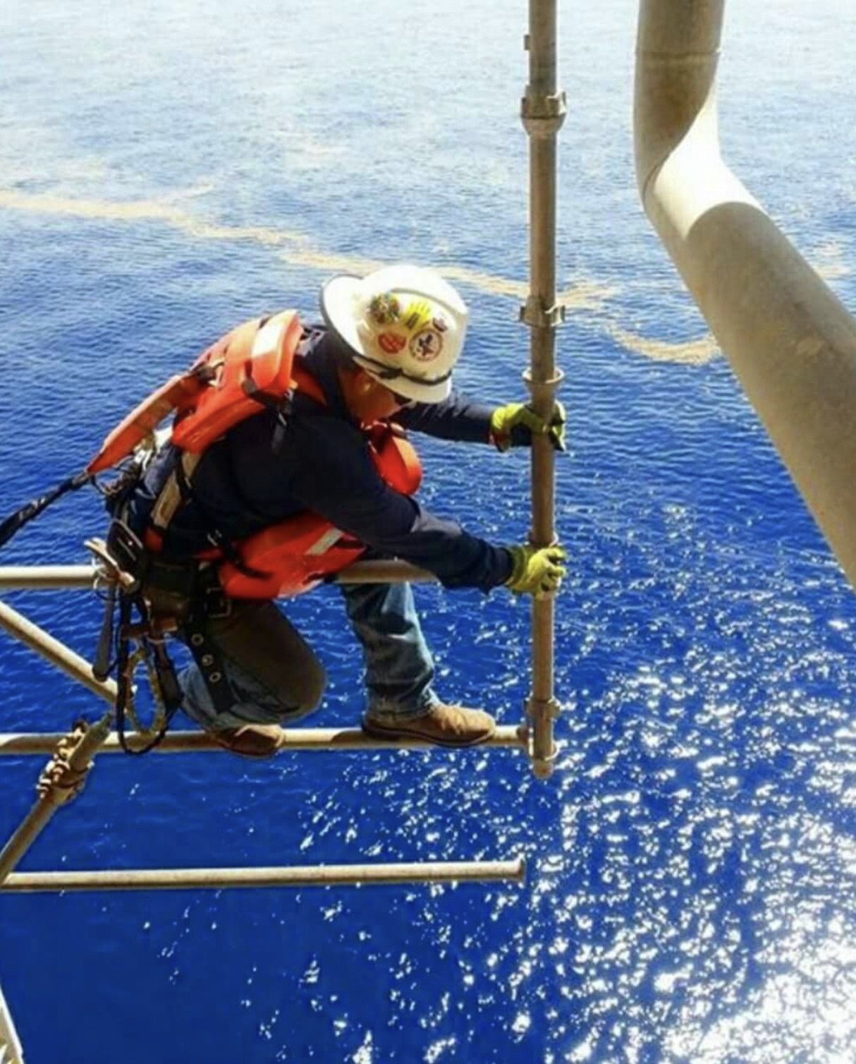 33 Deadly Jobs Where Balance Is Key to Survival | eBaum's World