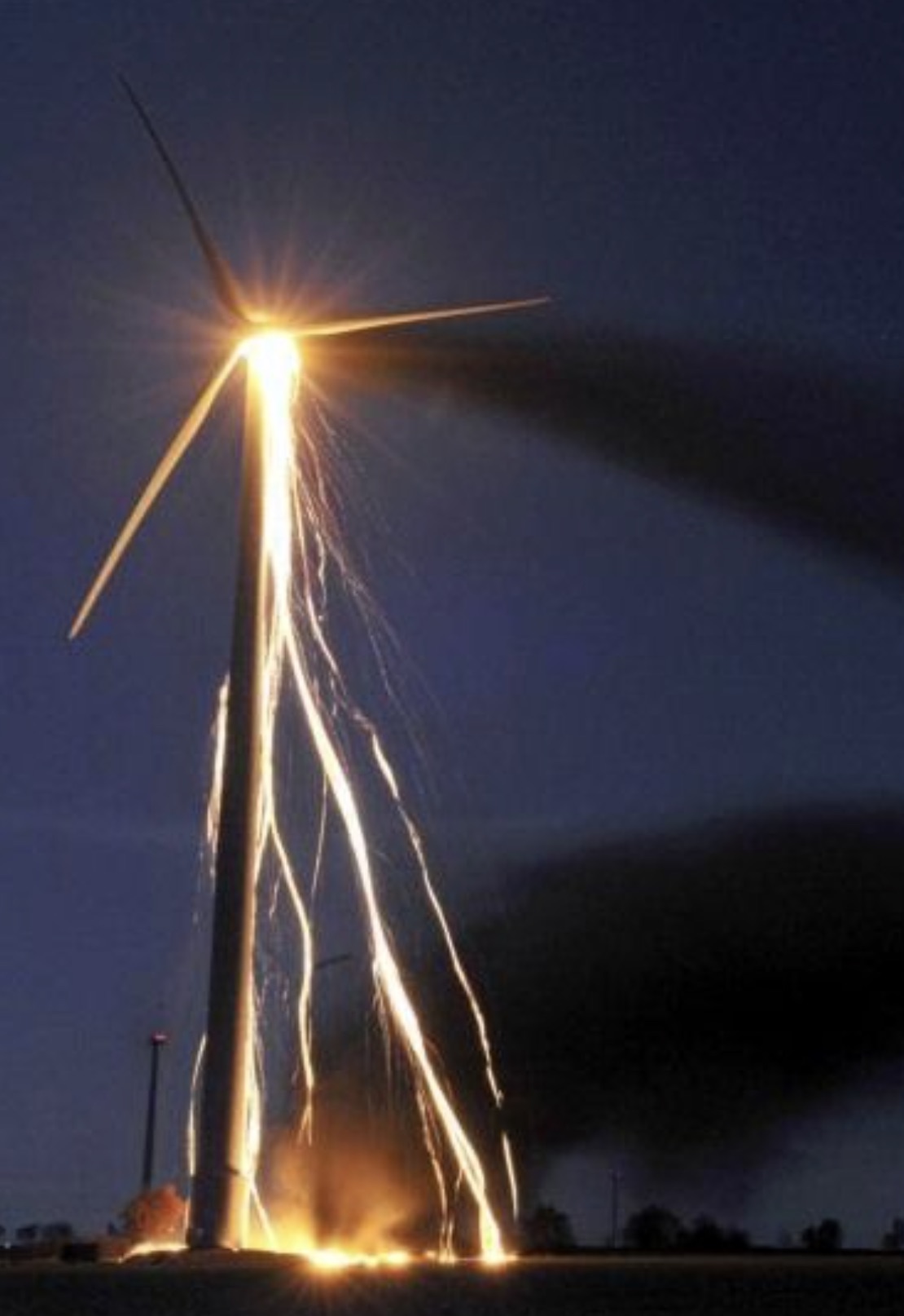 Weird & Chaotic Photos of Maximum Damage Taking Place | eBaum's World