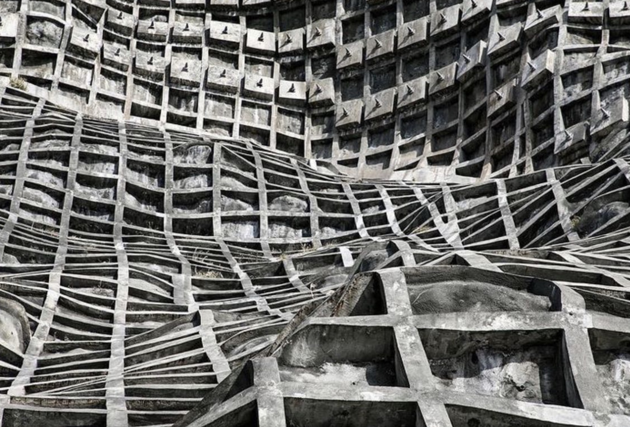 Weird & Chaotic Photos of Maximum Damage Taking Place | eBaum's World