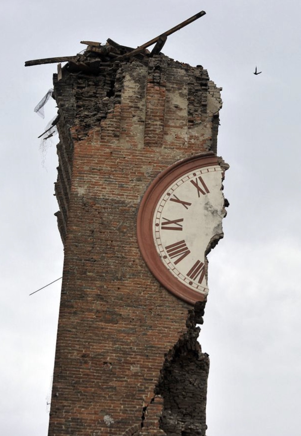 Weird & Chaotic Photos of Maximum Damage Taking Place | eBaum's World