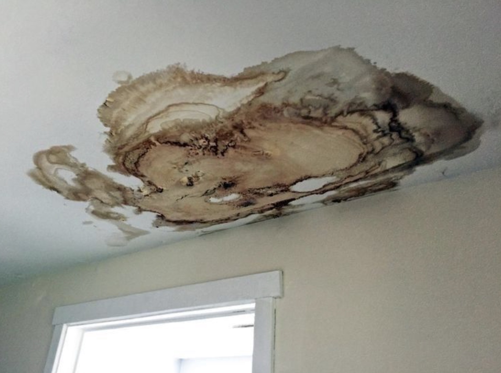 Weird & Chaotic Photos of Maximum Damage Taking Place | eBaum's World