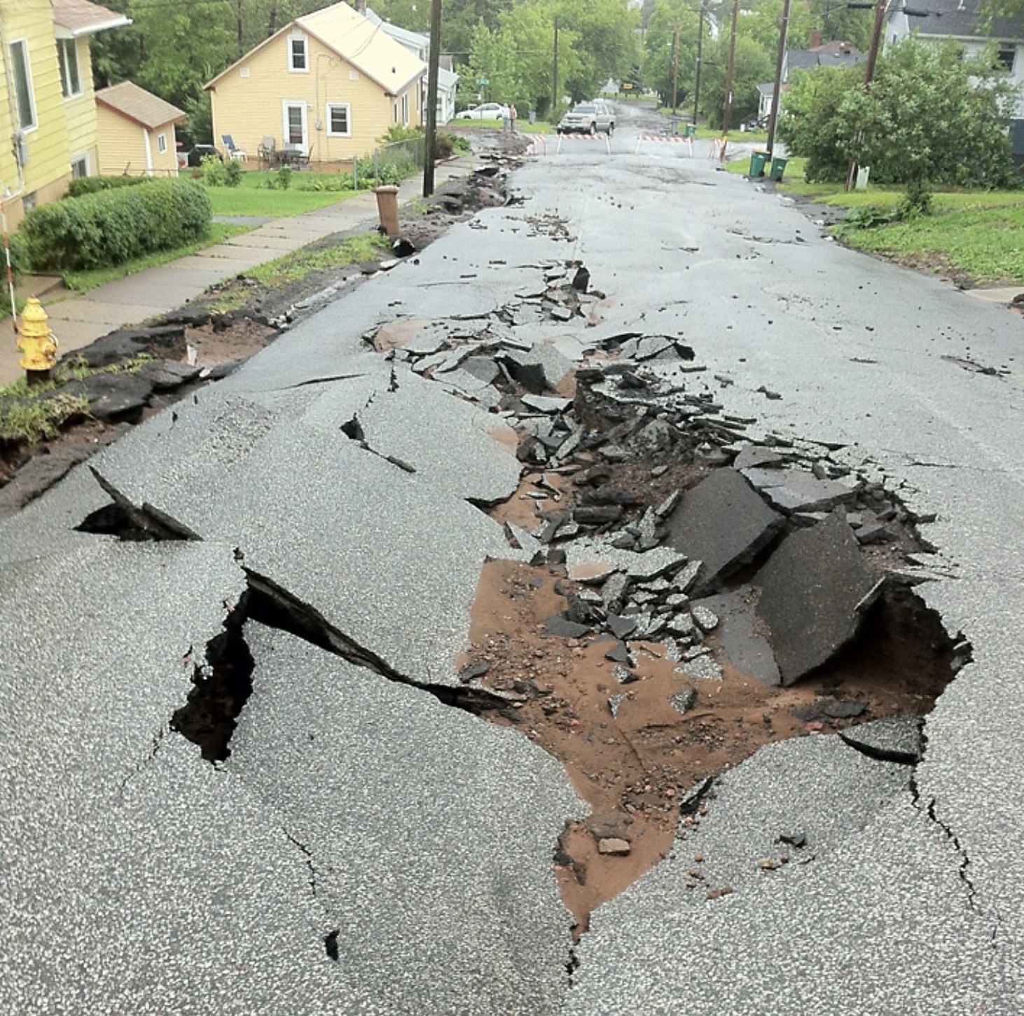 Weird & Chaotic Photos of Maximum Damage Taking Place | eBaum's World