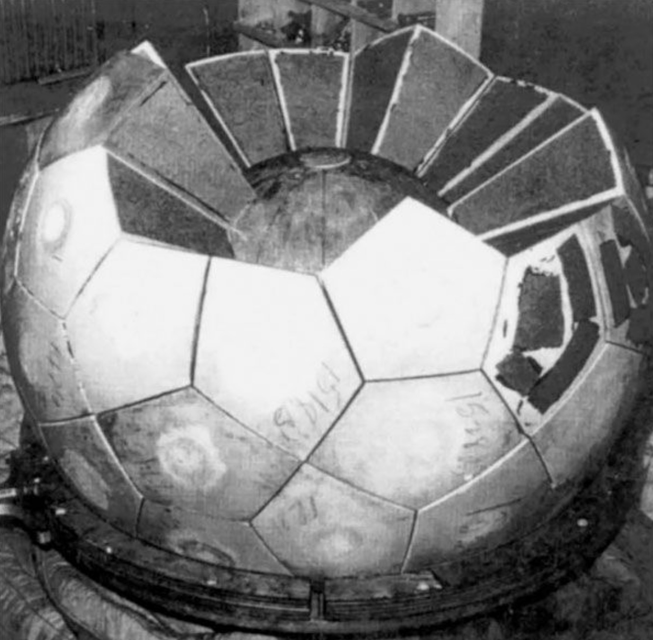 Plutonium and Nuclear Bombs as Seen By the Lens | eBaum's World