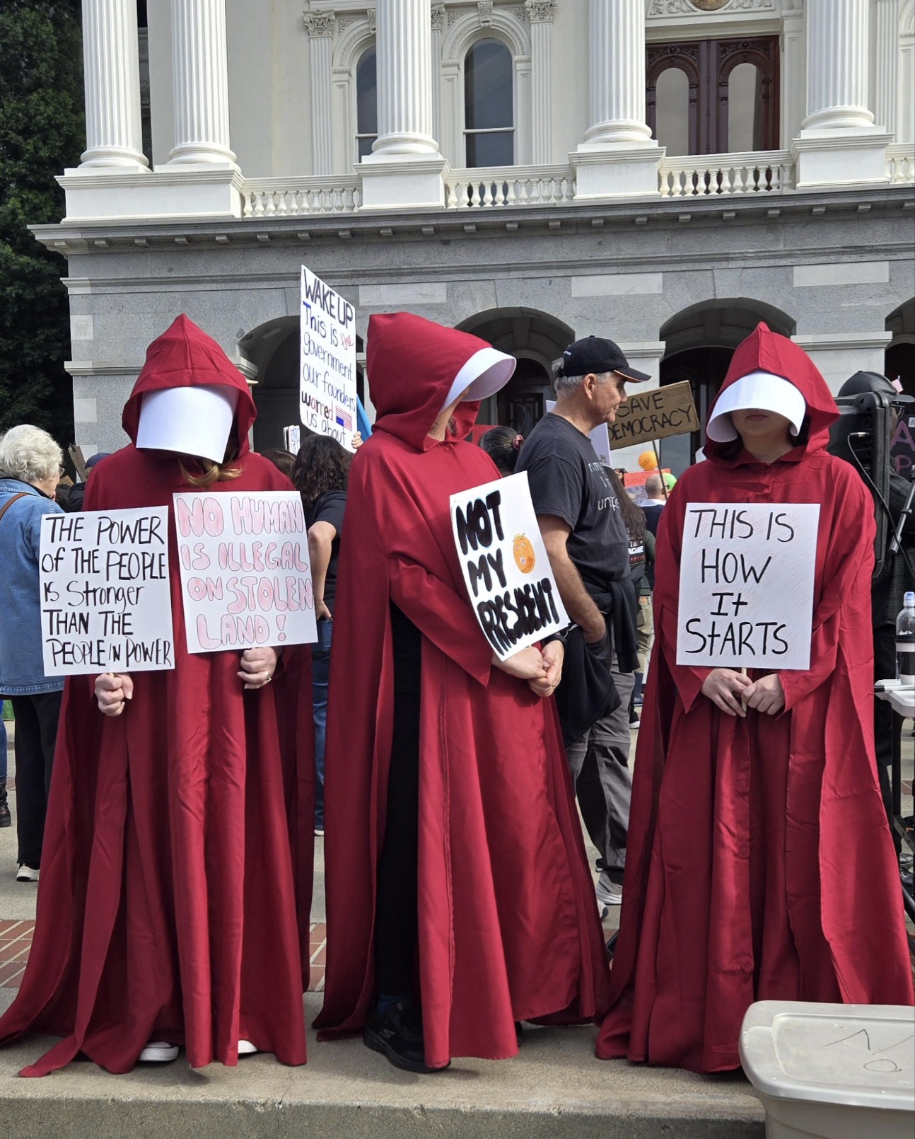 24 Hilarious Yet Terrifying Signs of Society in Decline | eBaum's World