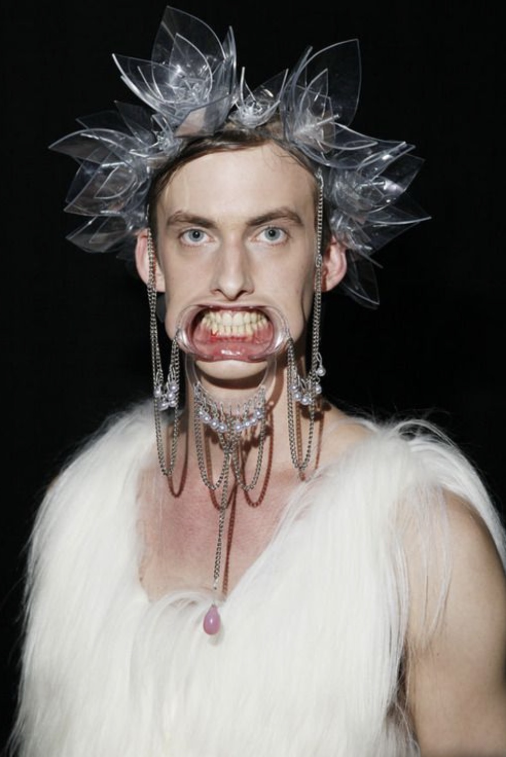 35 Cursed Pics from the Unsettling Depths of the Web | eBaum's World