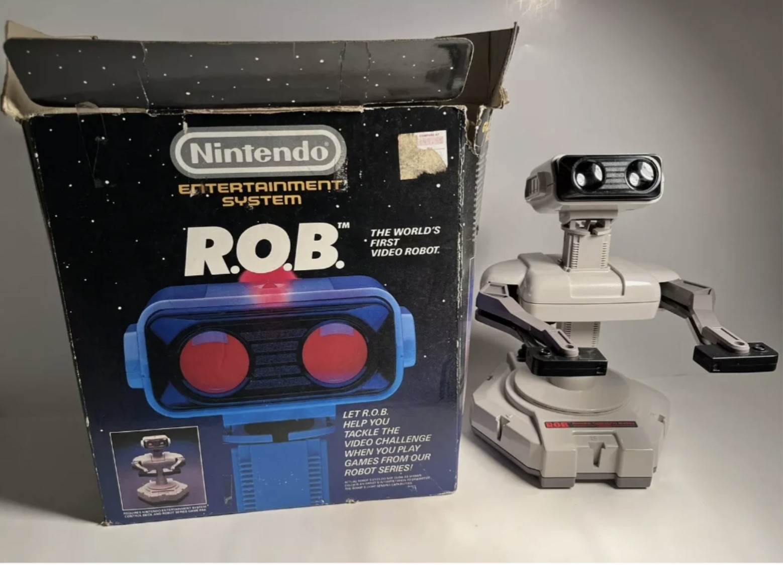 Defunct 1980s Robots That Just Couldn't Cut It | eBaum's World
