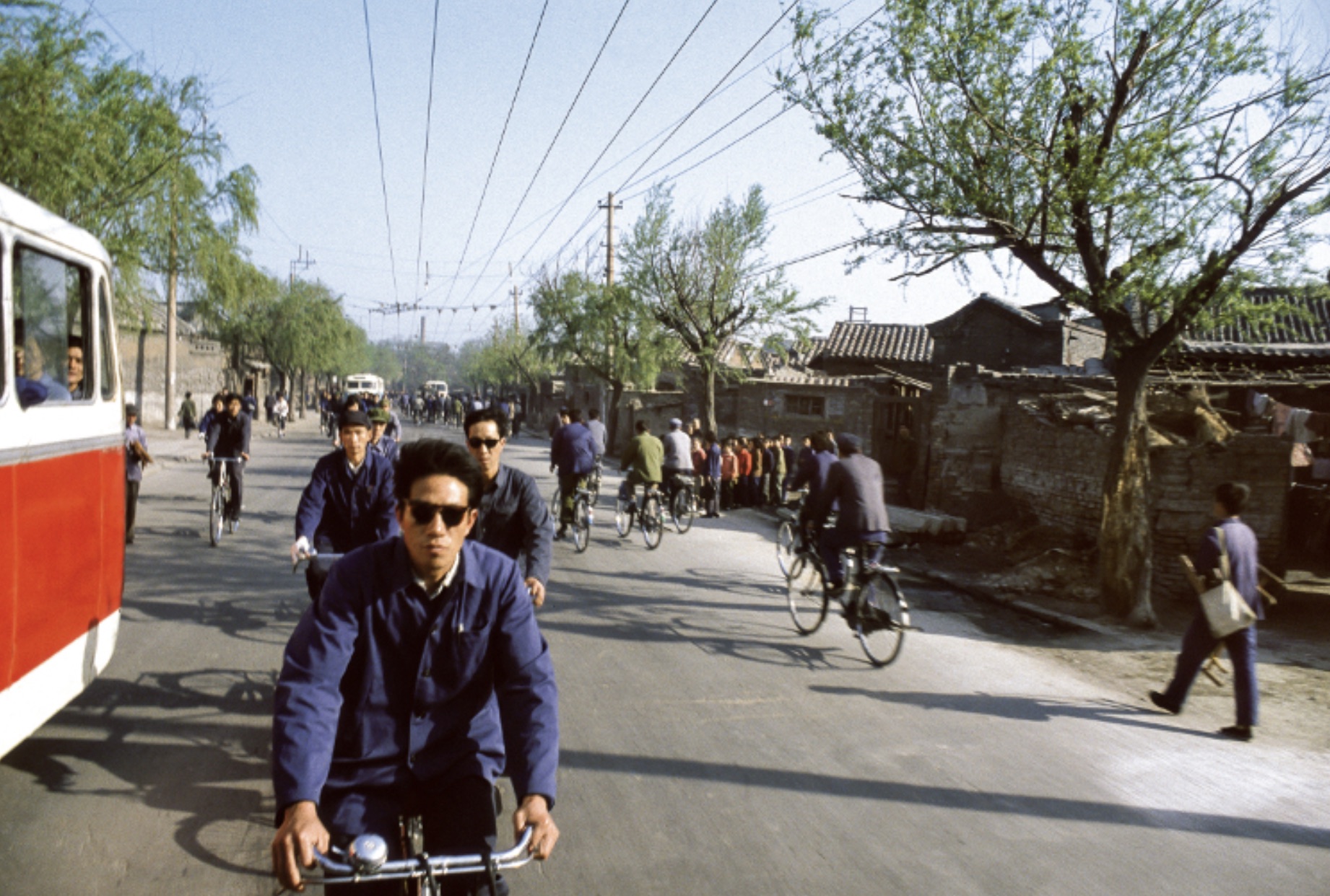 16 Groovy Pics of What China Looked Like in the '70s | eBaum's World