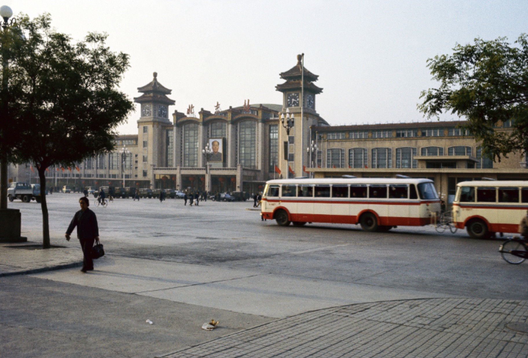 16 Groovy Pics of What China Looked Like in the '70s | eBaum's World