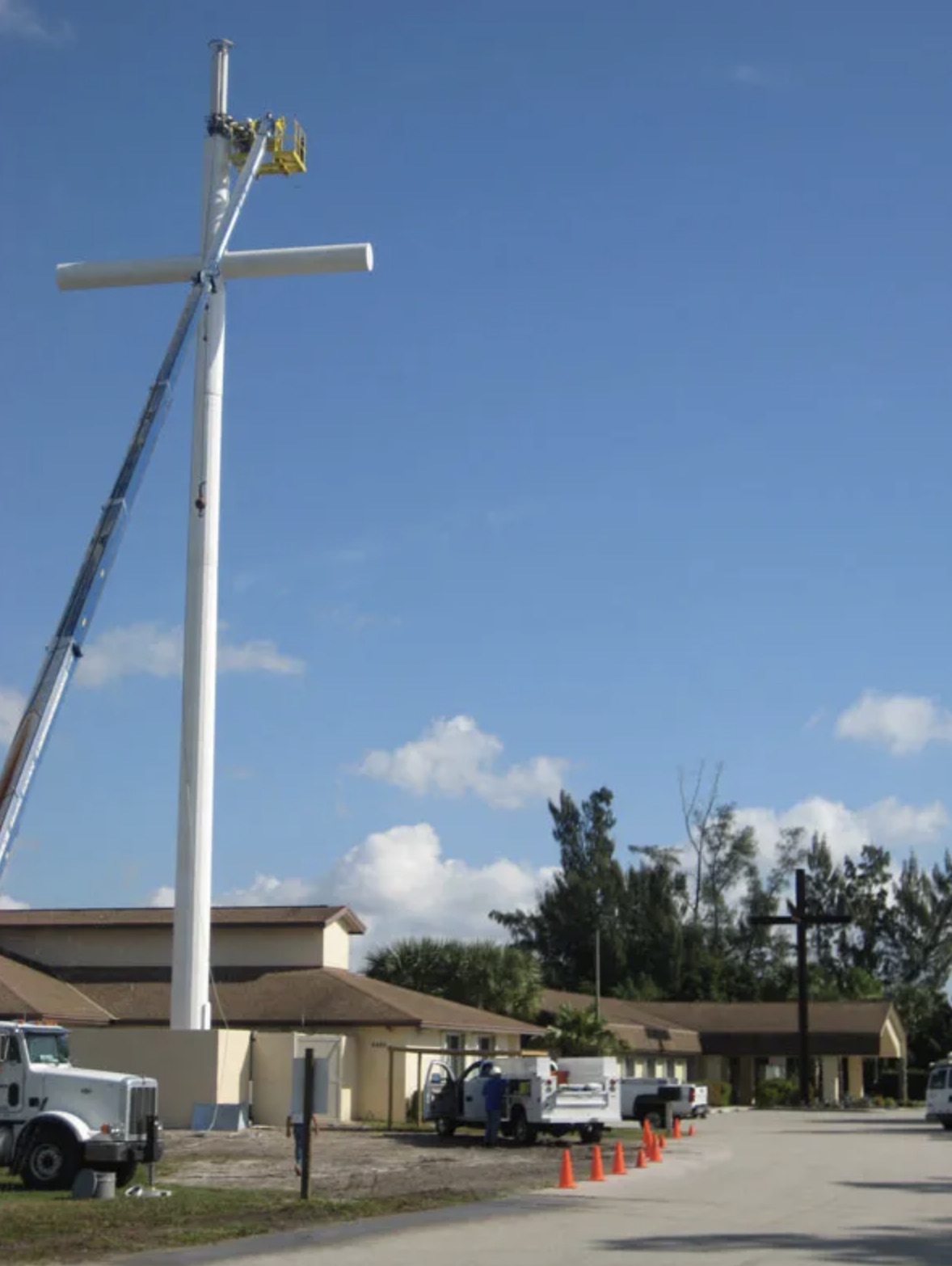 The Best and Worst of Global Telephone Pole Camouflage | eBaum's World
