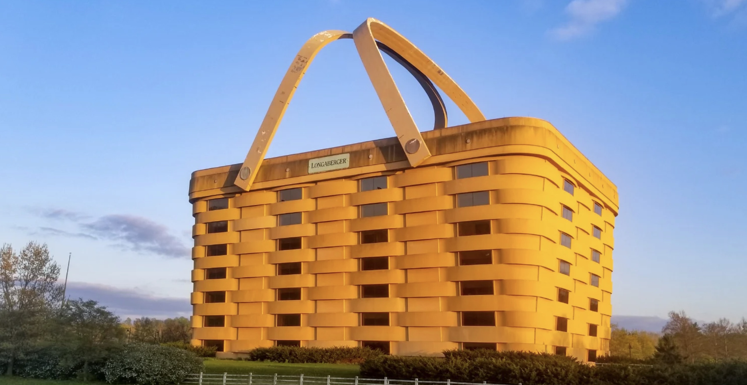 Architects Who Clearly Lost Their Mind Before a Job | eBaum's World