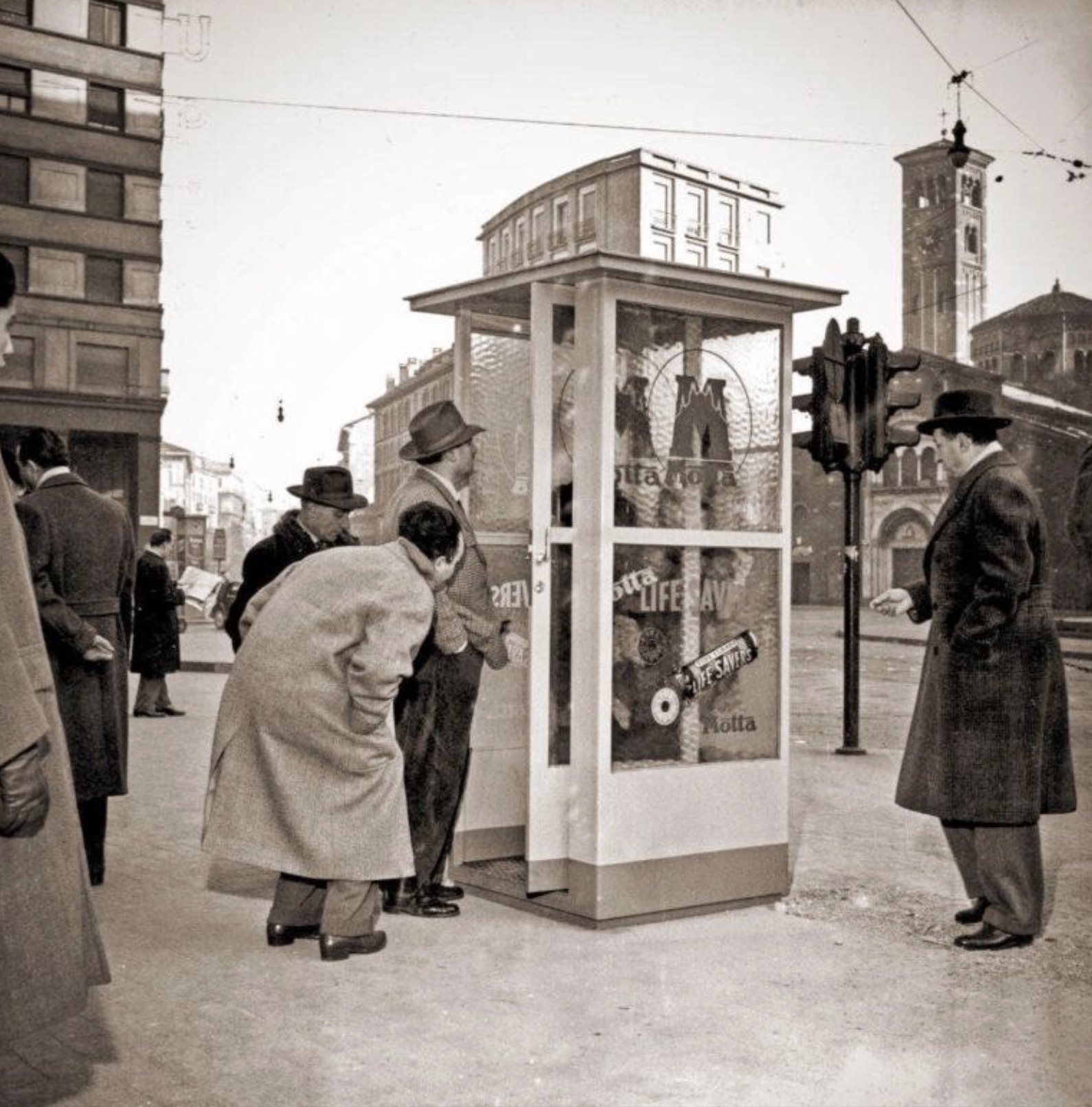 20 Fascinating Photos Straight from Our Deposit Box At the Bank | eBaum ...