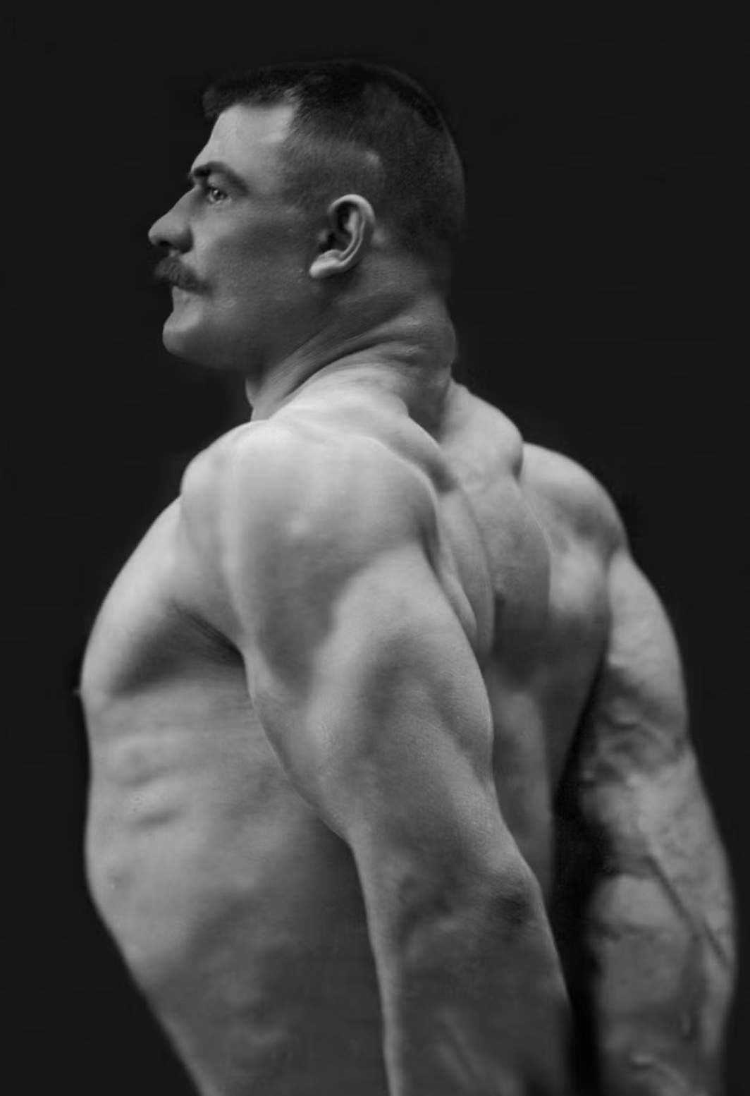 37 Vintage Pictures of Bodybuilders and Strongmen | eBaum's World