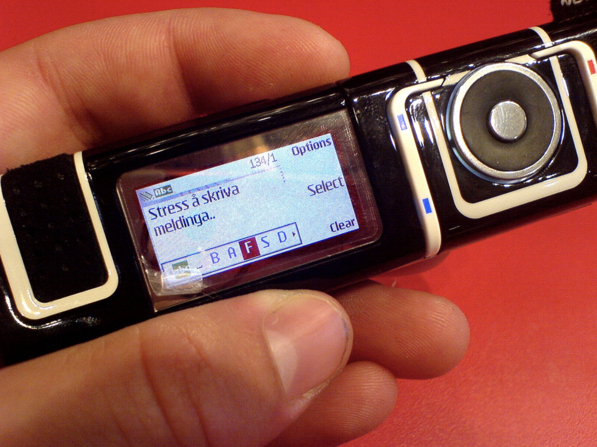 Odd and Unique Cell Phones Before the iPhone Took Over | eBaum's World