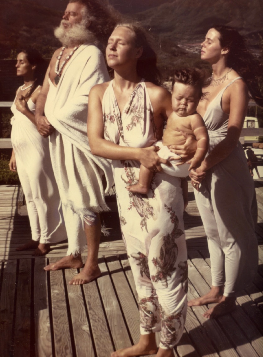 25 Photos of People Living the Cult Life in the 1970s | eBaum's World