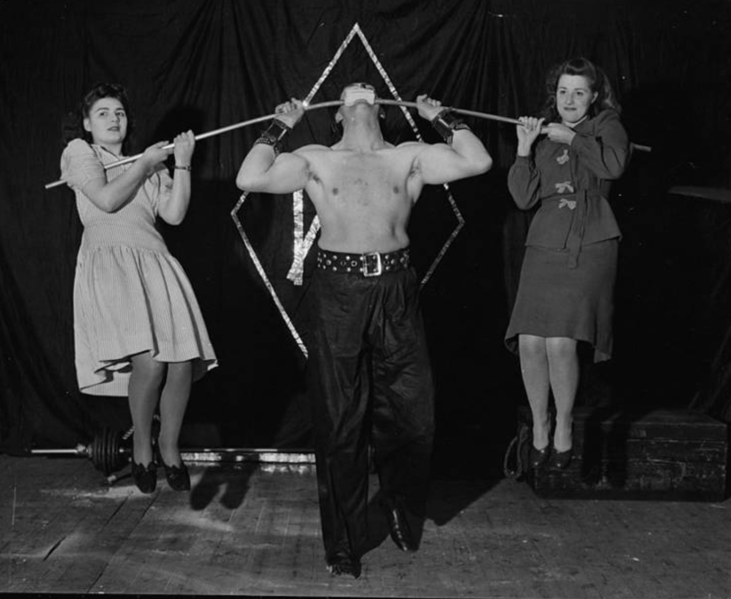 Photos of the Circus, Before Acts Went Soft | eBaum's World