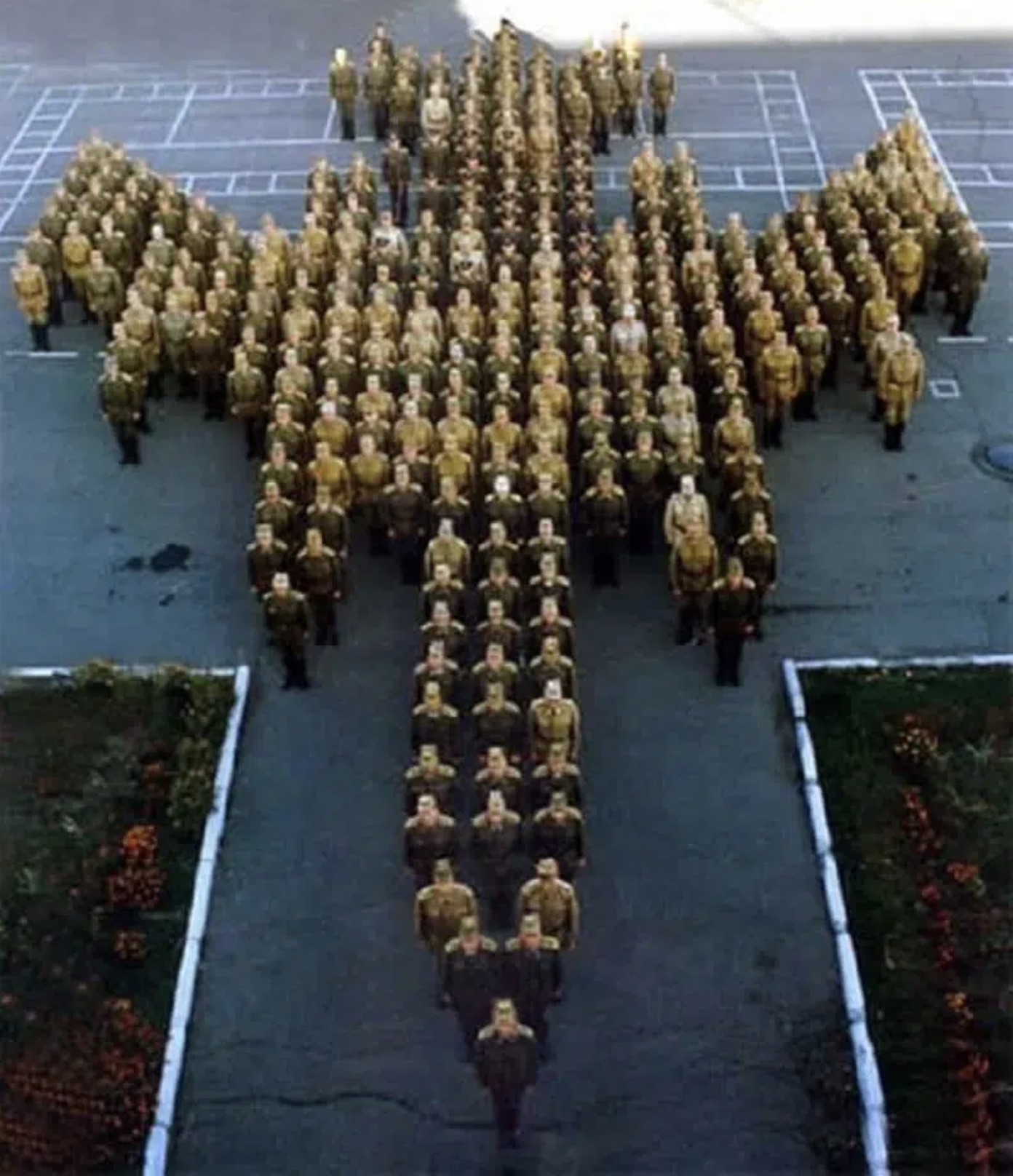 Man-Made Art That's 100% Made of Man | eBaum's World