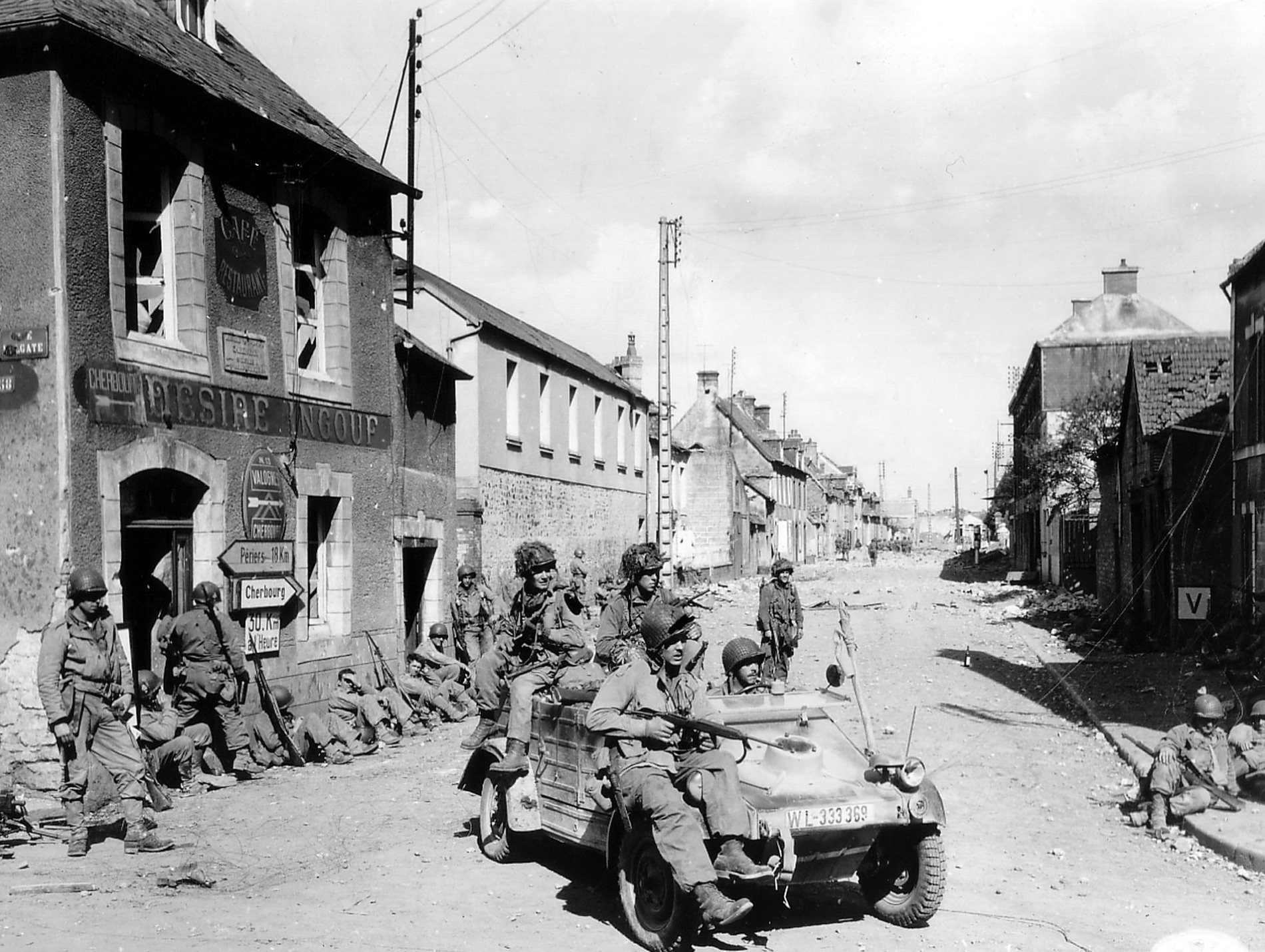 26 Historical Photos That Show the Terror of Urban Warfare | eBaum's World