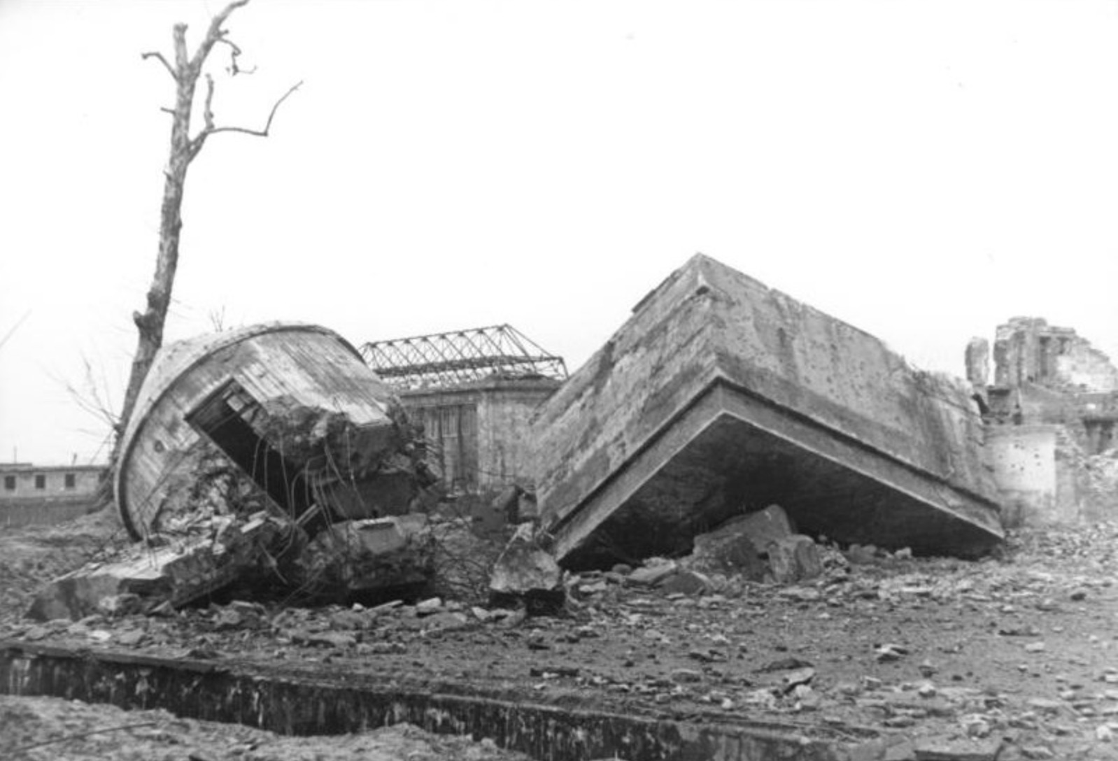 21 Photos Inside Germany’s Secret WW2 Hideouts | eBaum's World