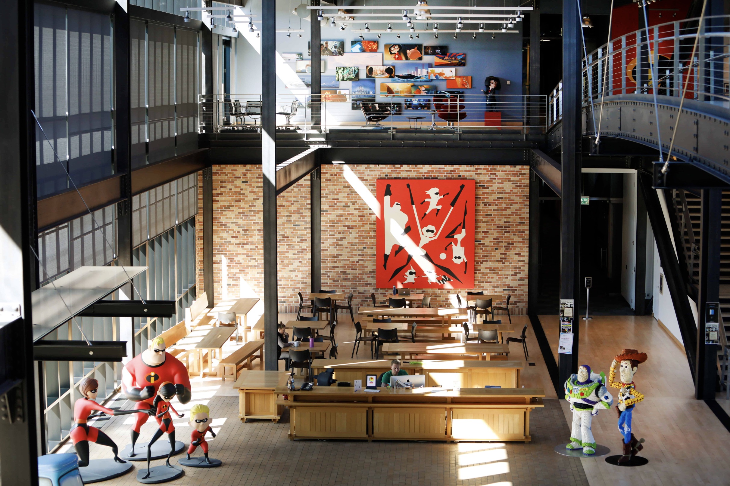 15 Pics From Inside the Offices of Our Favorite Childhood Companies ...