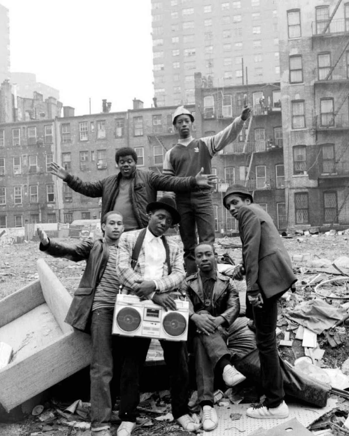 15 Classic Photos Showing the Beginning of Hip Hop | eBaum's World