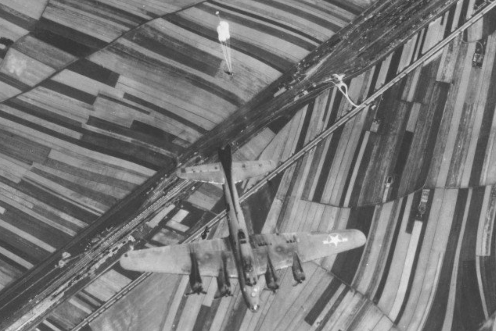 19 Photos Inside World War II Bombing Runs | eBaum's World