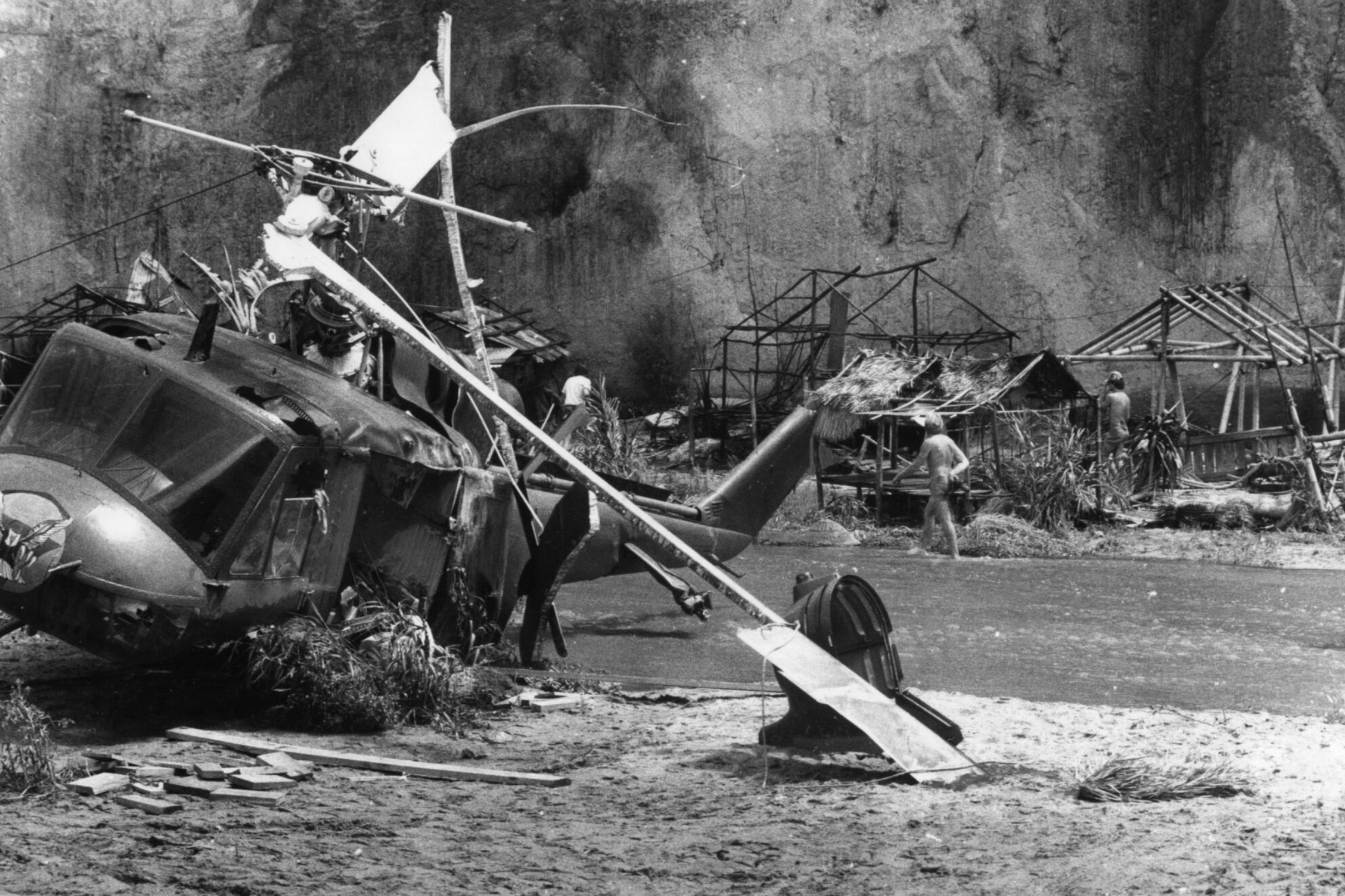 The 15 Most Dangerous Movie Sets In History | eBaum's World