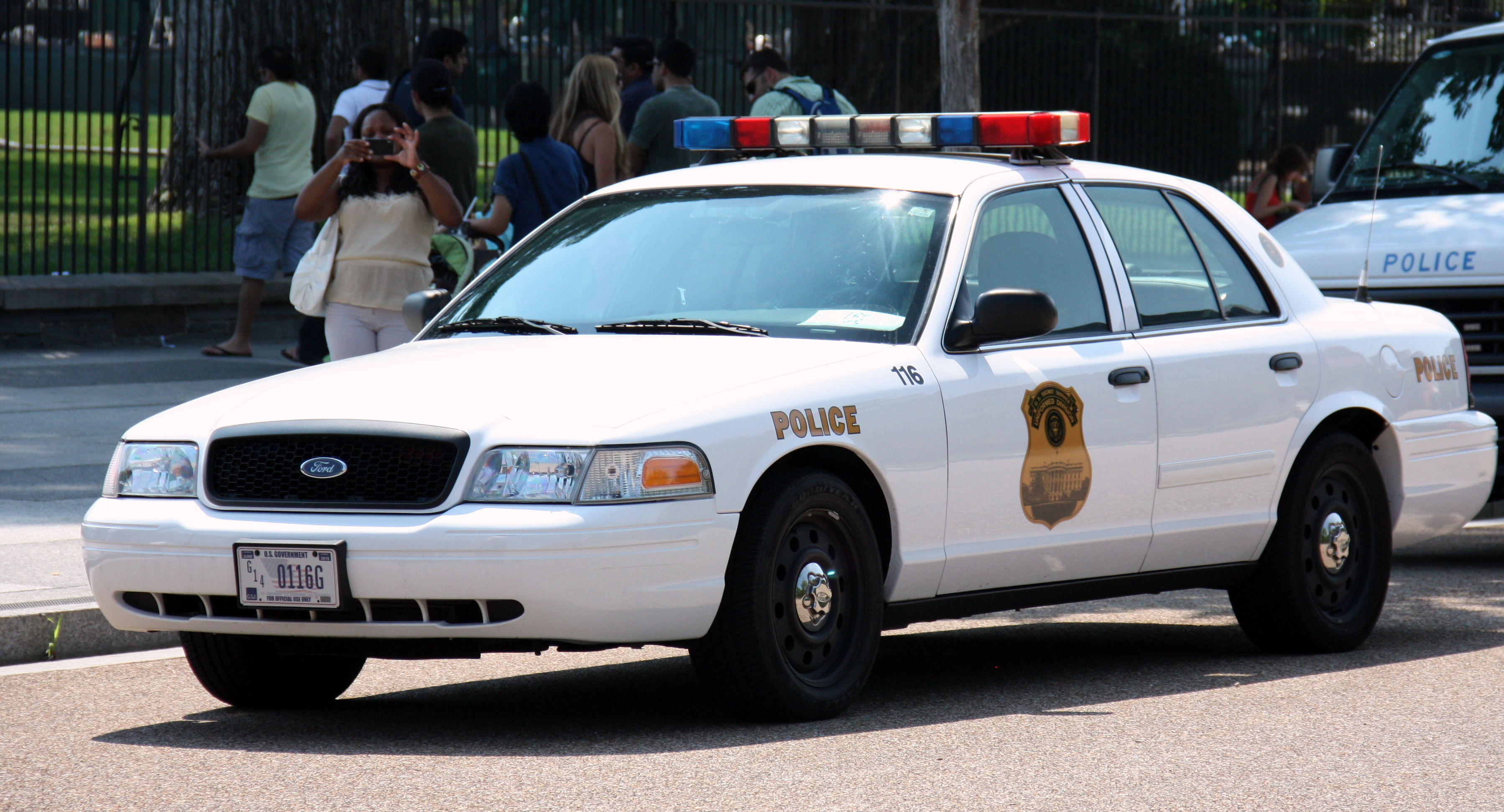 15 Classic Cop Cars Ready to Chase Down Chargers | eBaum's World