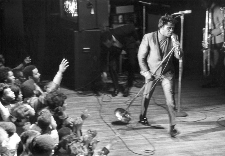 20 Times the Apollo Stage Left its Mark on Music | eBaum's World