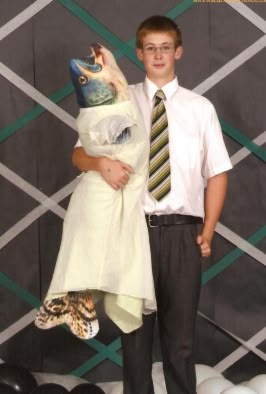 20 Prom Photos from the Past People Might Regret | eBaum's World