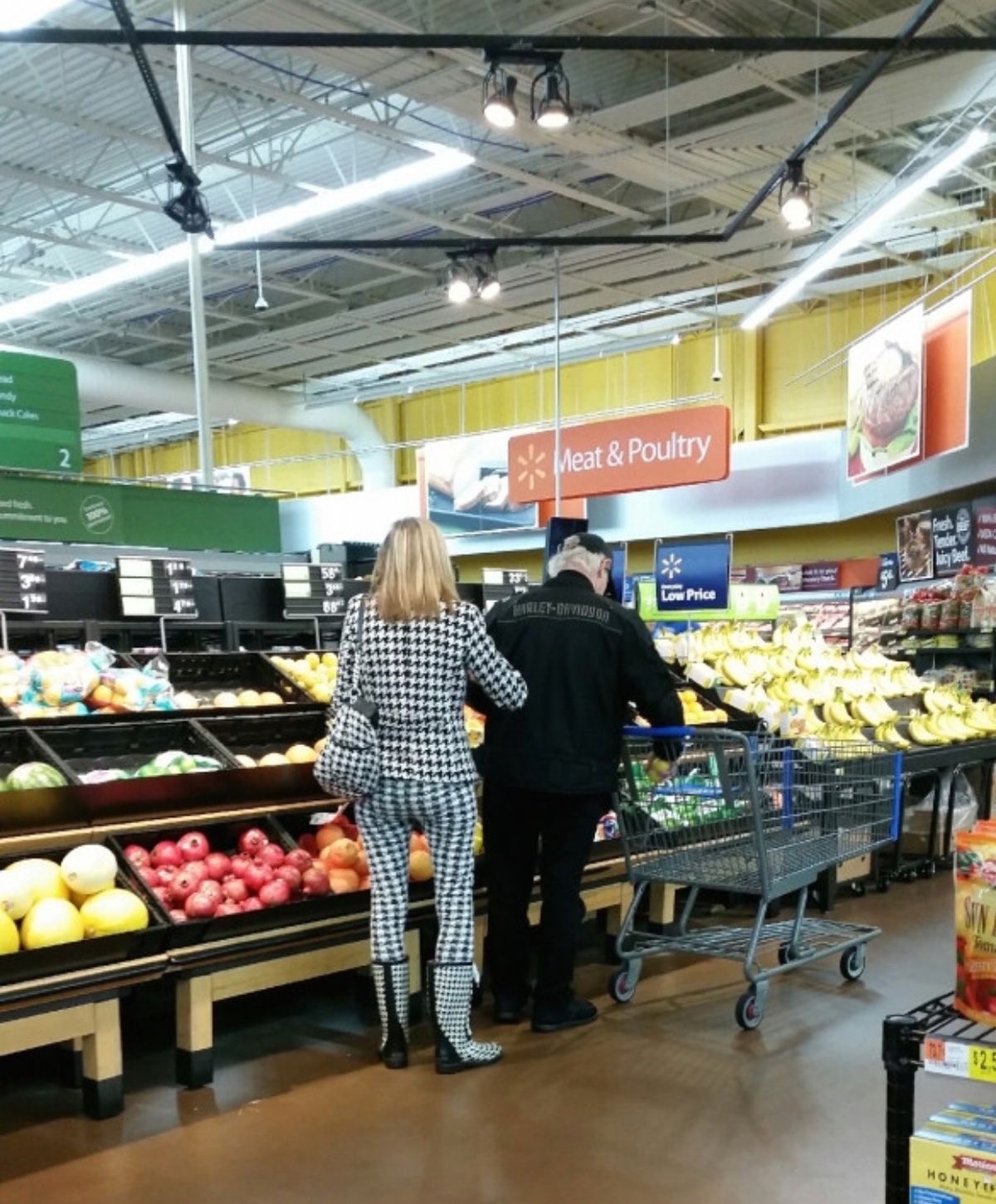 15 People of Walmart Rocking Their Red Carpet Looks | eBaum's World
