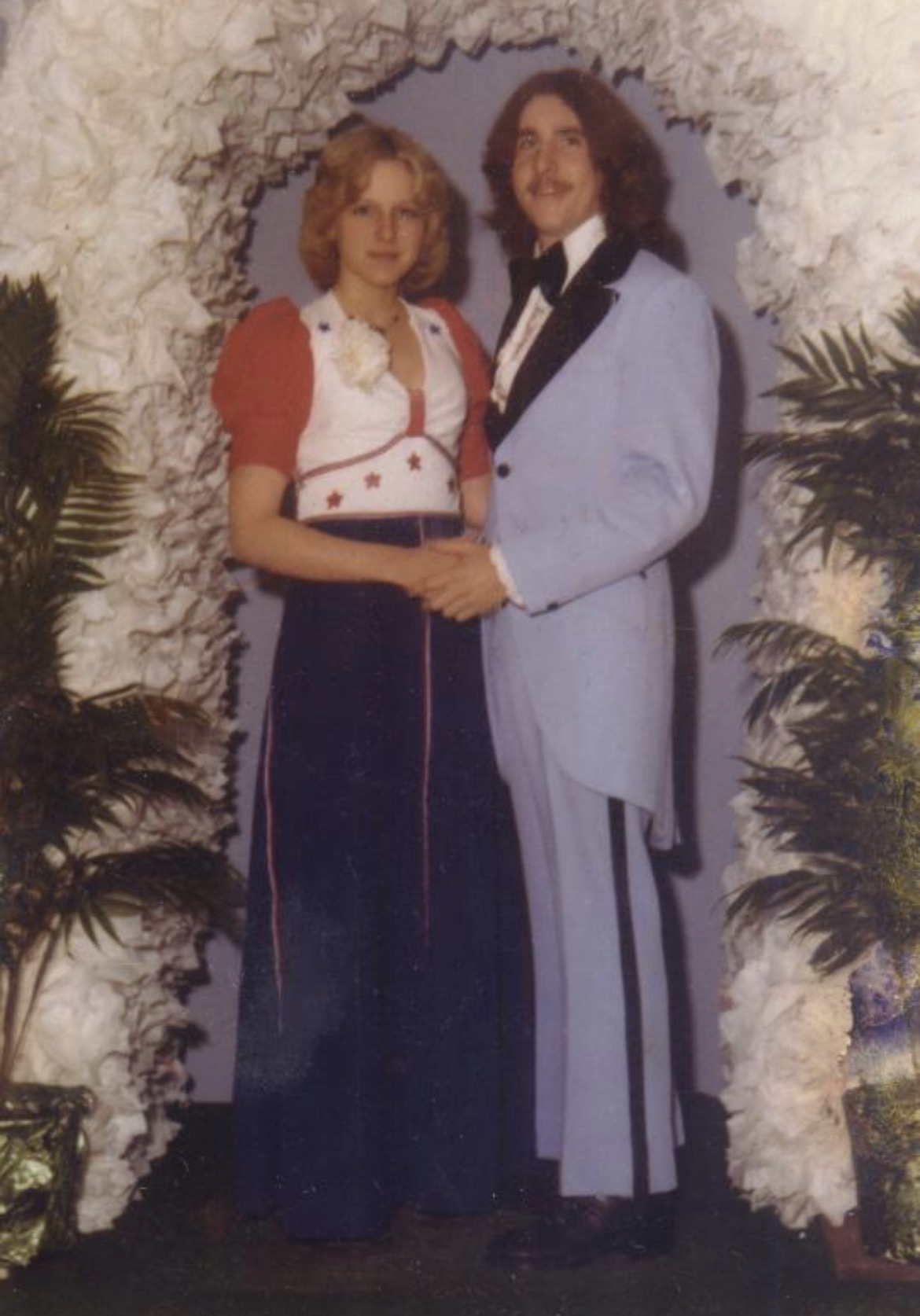 20 Vintage Prom Photos You Could Never Take Today | eBaum's World