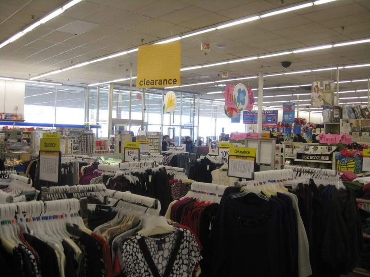 The Early 2000s Stores that Defined the Era | eBaum's World
