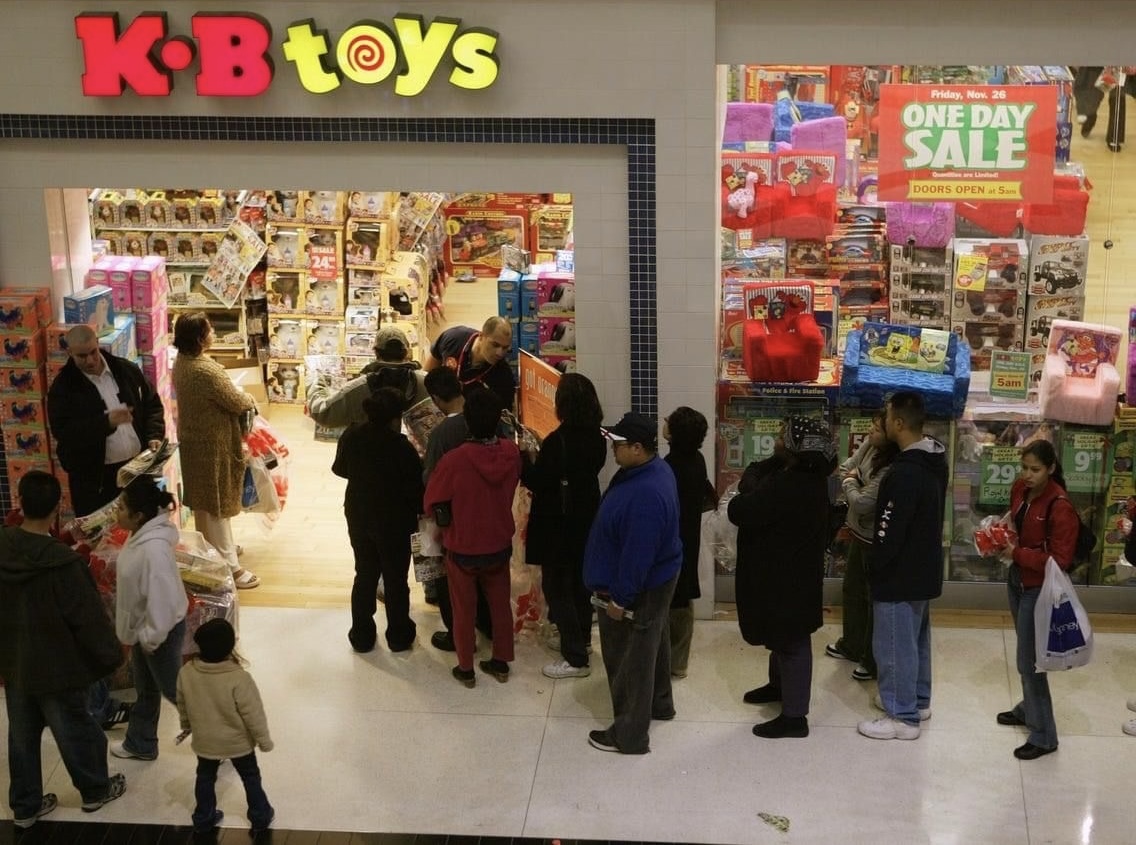 The Early 2000s Stores that Defined the Era | eBaum's World