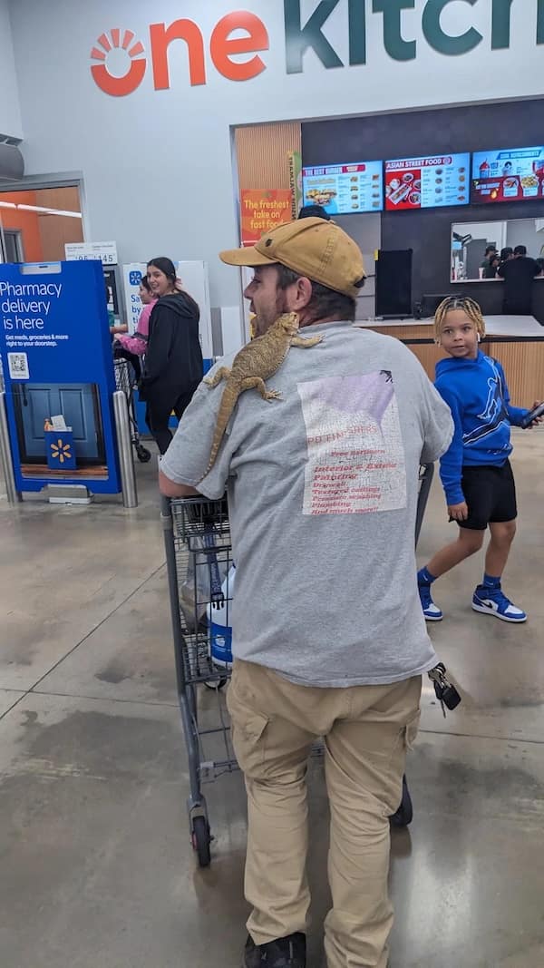 16 People of Walmart Really Strutting Their Stuff | eBaum's World