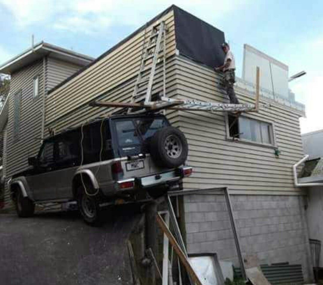17 Photos from When 'Incompetence' Threw a Party | eBaum's World