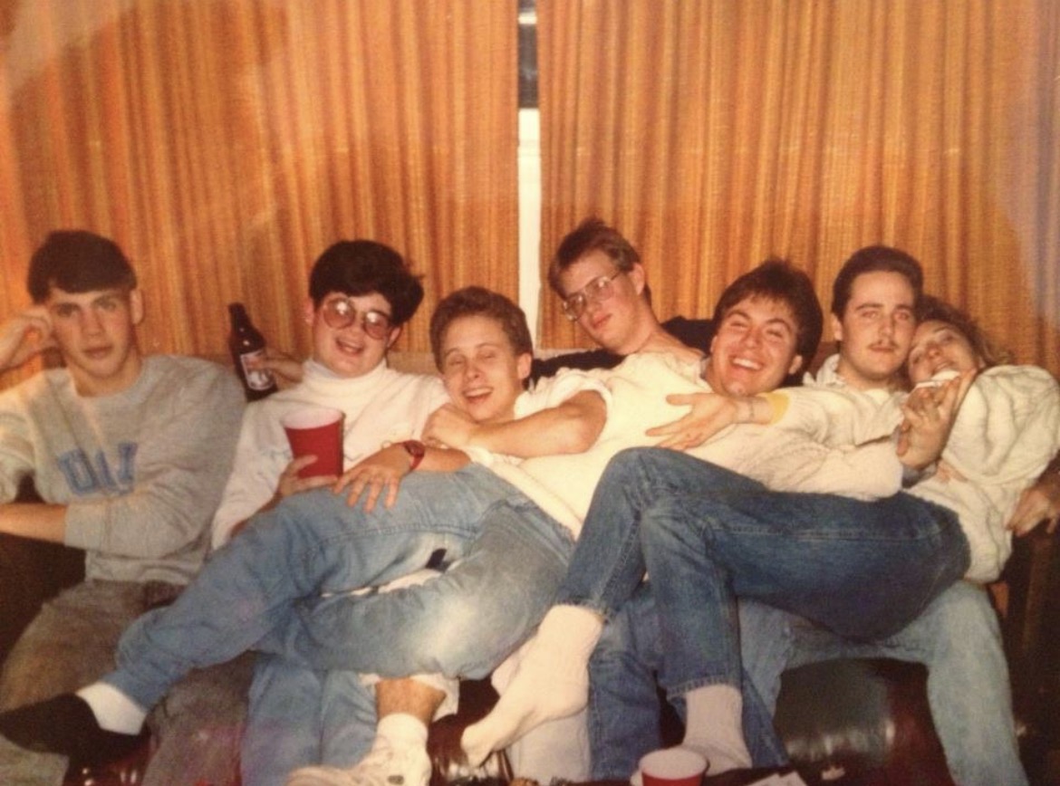 Retro College Parties Before Phones Ruined Everything | eBaum's World