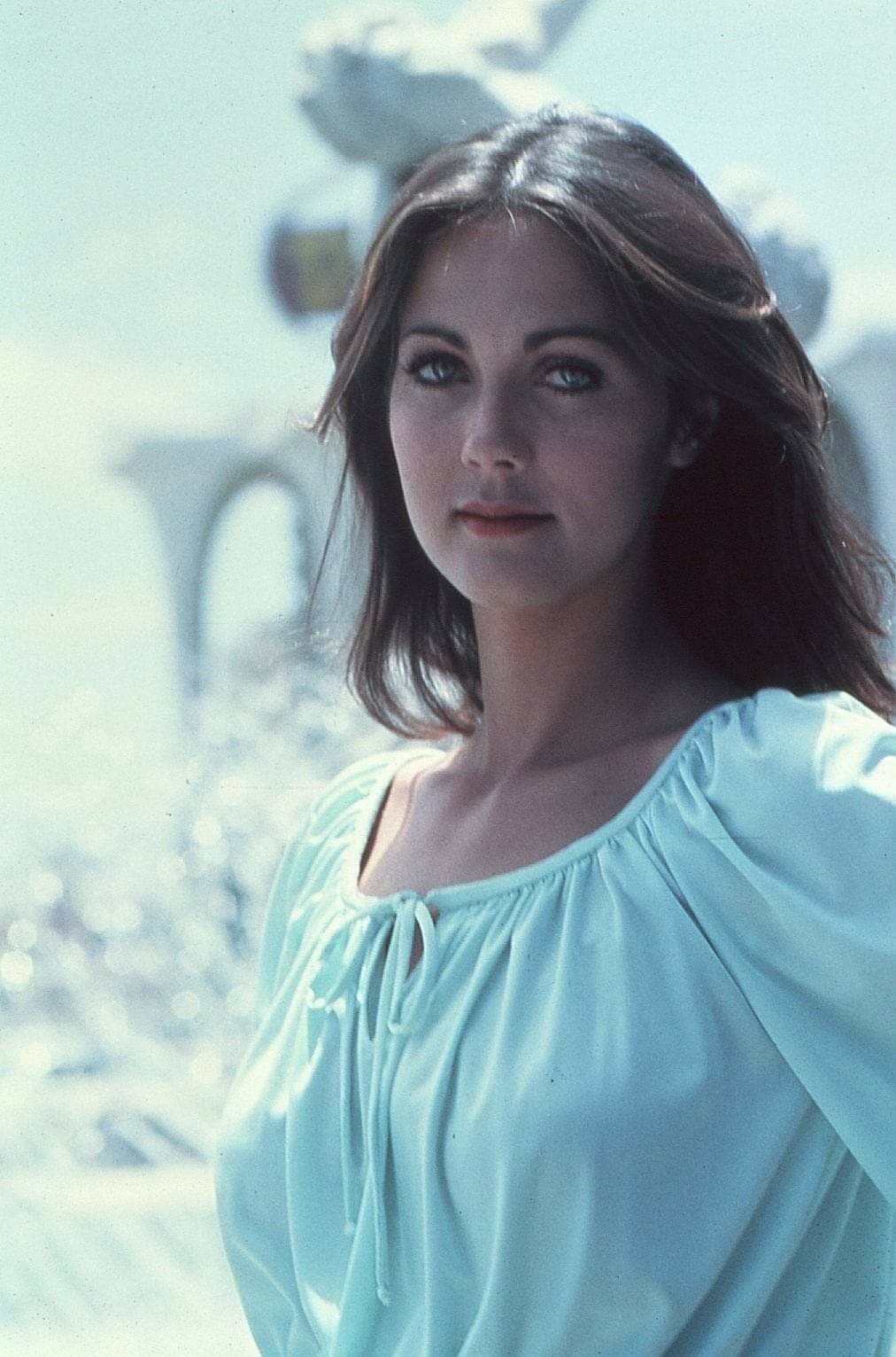 20 Photos Showing Lynda Carter’s Rise to Fame | eBaum's World