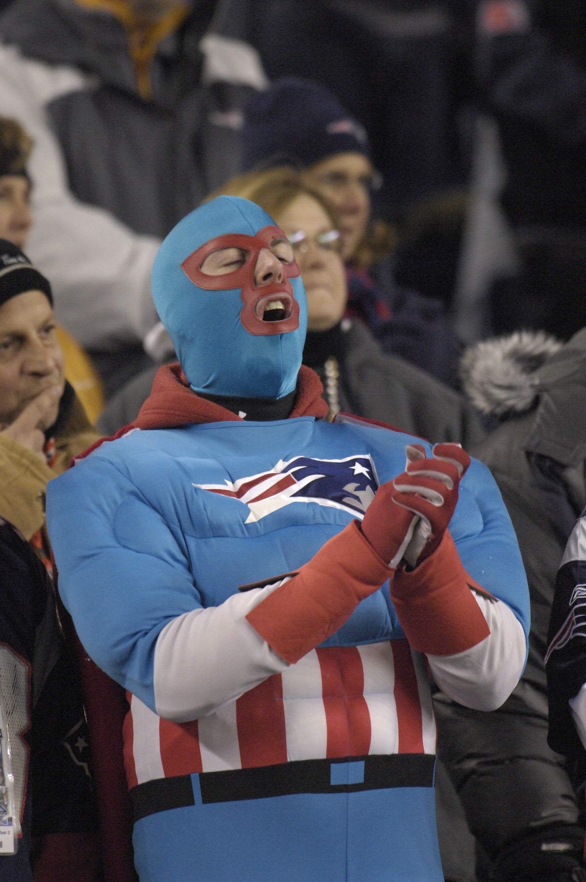 20 Football Fans They Aren't Letting in the Super Bowl | eBaum's World