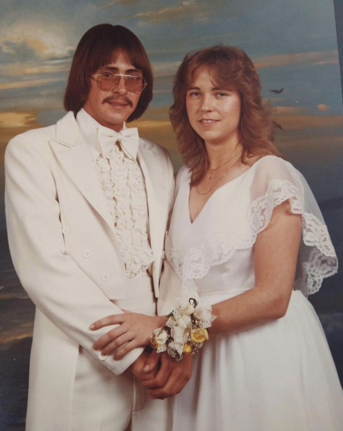 20 Past Prom Photos People Might Regret Taking | eBaum's World