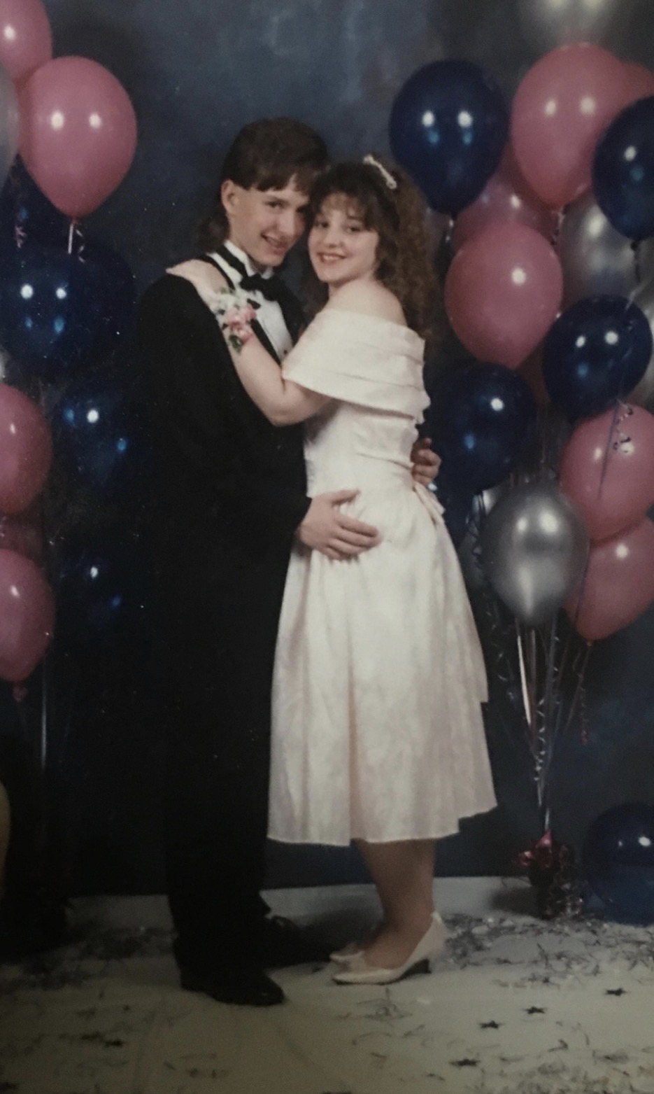 20 Past Prom Photos People Might Regret Taking | eBaum's World