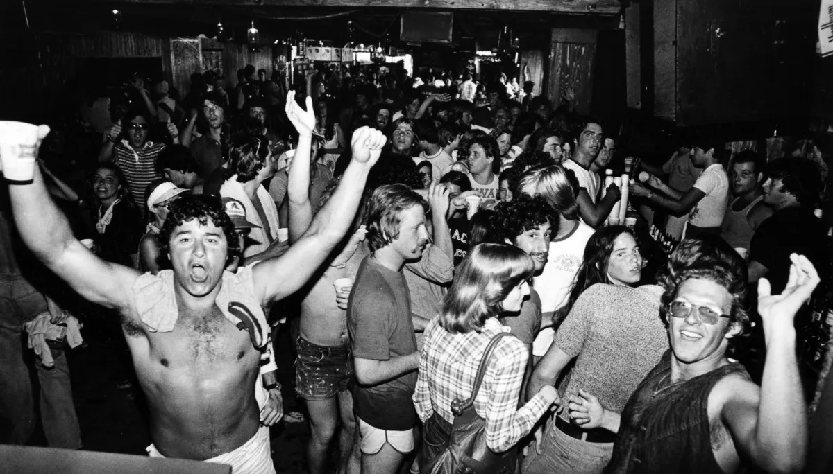 Spring Break Photos from the Back in the Days it Got Wild | eBaum's World