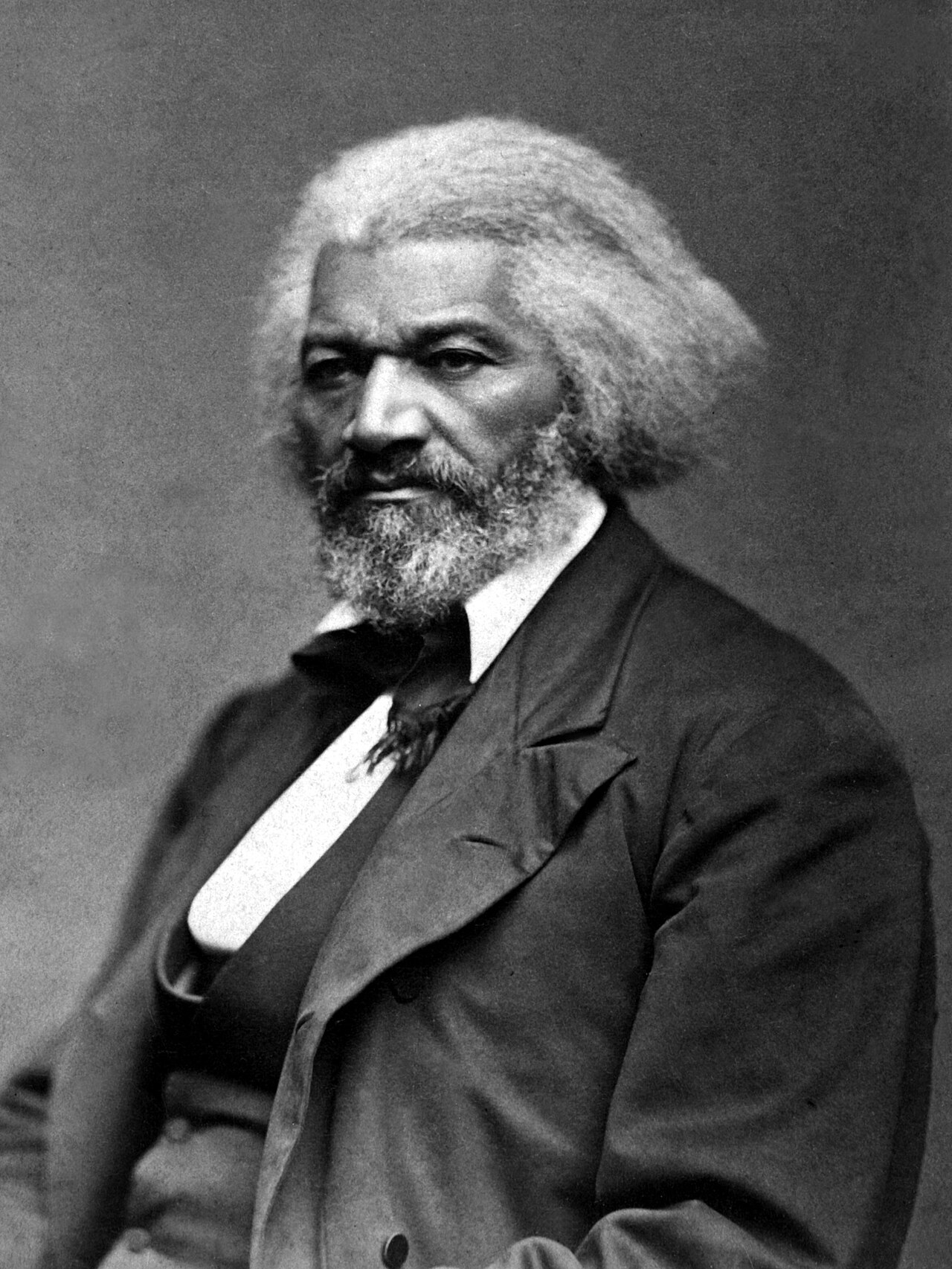 15 Men of History Who Laid it All on the Line | eBaum's World