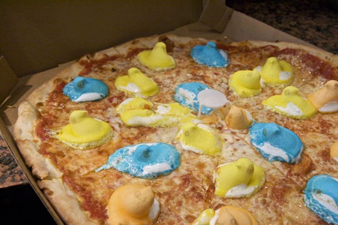 15 Pizza Crimes Against Humanity | eBaum's World
